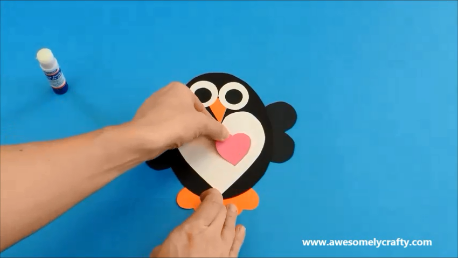 Heart Penguin Craft - Awesomelycrafty