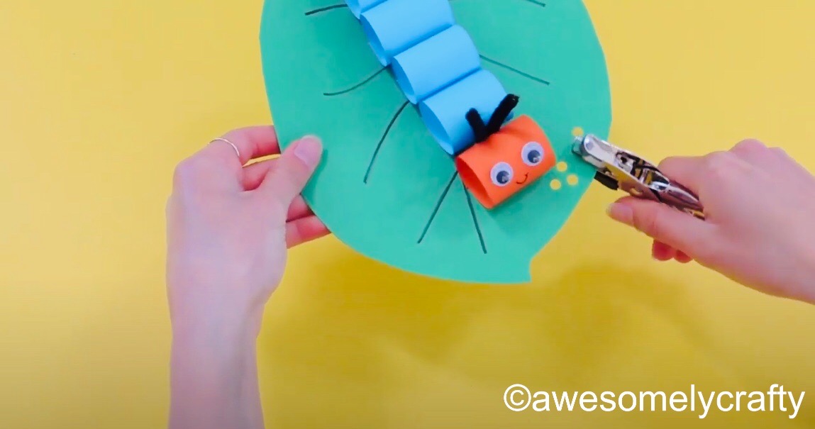 3D Caterpillar Craft - Awesomelycrafty